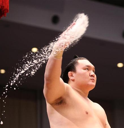 Khán giả xem Sumo vô cùng giận dữ - JAPO - Cổng thông tin Nhật Bản